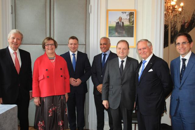 Entrevue entre Marc Hansen et Jules Hoffmann, prix Nobel de médecine ...