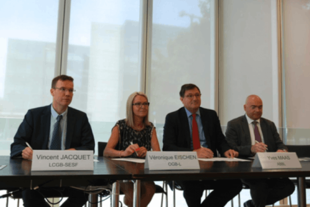 Signature de la convention collective des salariés de banques ...