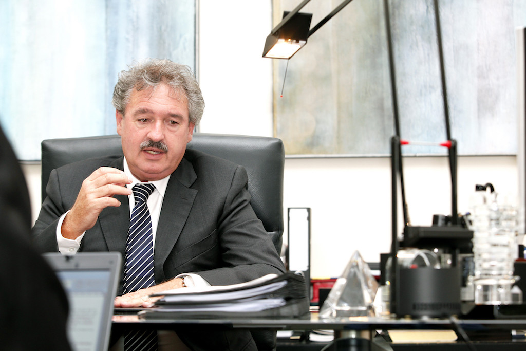 Asselborn on Syria, crash arrest, robotics warning | Delano News