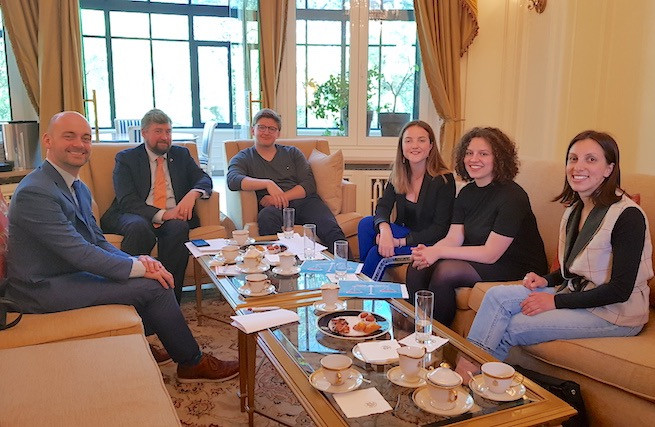 Beating food waste: team presents to US embassy | Paperjam English News