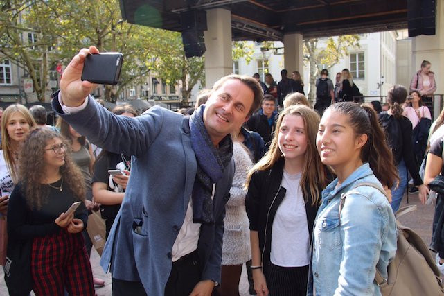 The many scarves of Xavier Bettel | Delano News