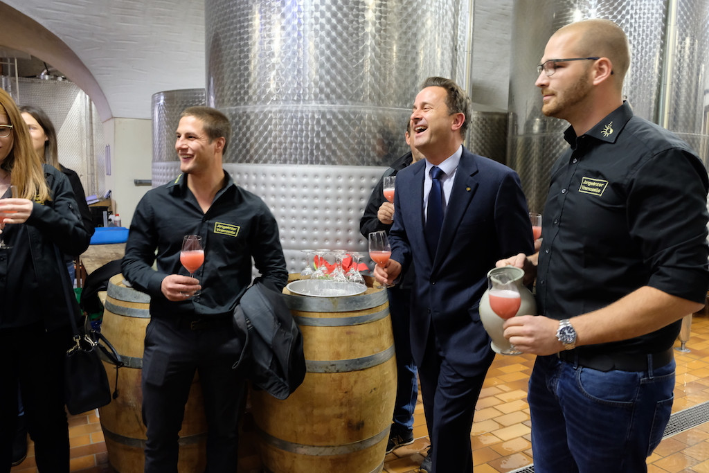 PM enjoys young wine with young winemakers | Delano News