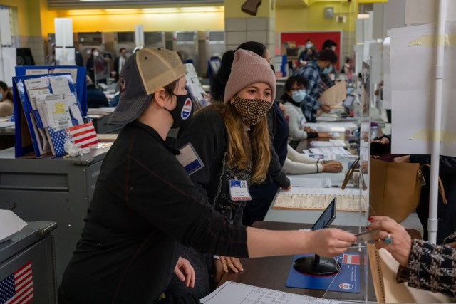 US elections: too close to call | Delano News