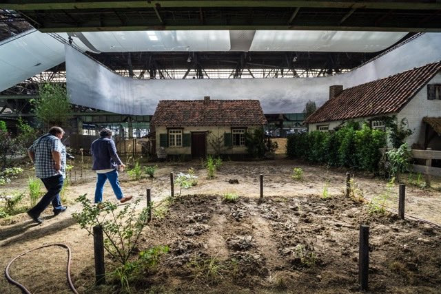 Worlds within worlds: film set in a factory | Paperjam English News