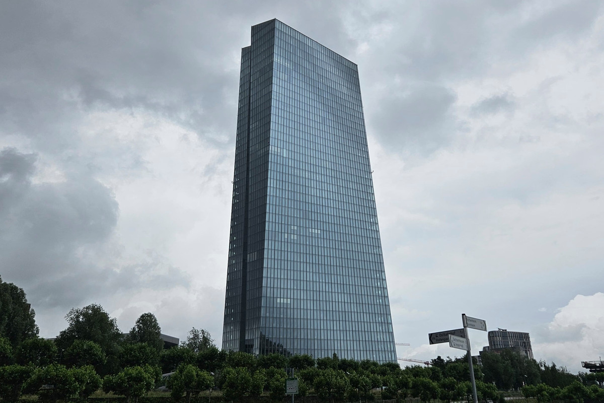 ECB vows agility as climate, AI and geopolitics rattle inflation ...