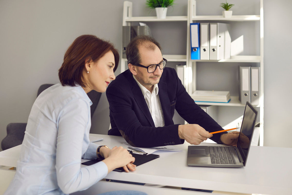Gender pay gap widest in finance and insurance | Delano News Gender pay gap widest in finance and insurance | Delano News