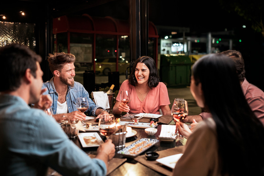 Timeleft: meet five likeminded strangers for dinner | Delano News