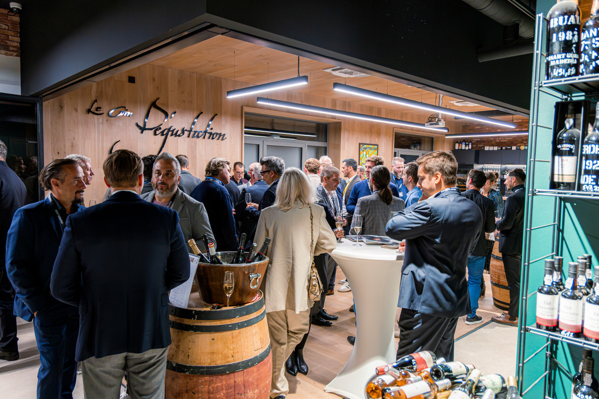 Networking for business leaders at Cave des Sommeliers | Paperjam ...