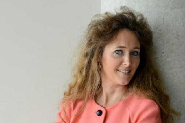 Véronique Humbert, responsable de la communication, Compagnie de ...