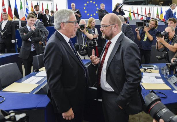 Juncker says EU to aid refugees, tighten border controls | Paperjam ...