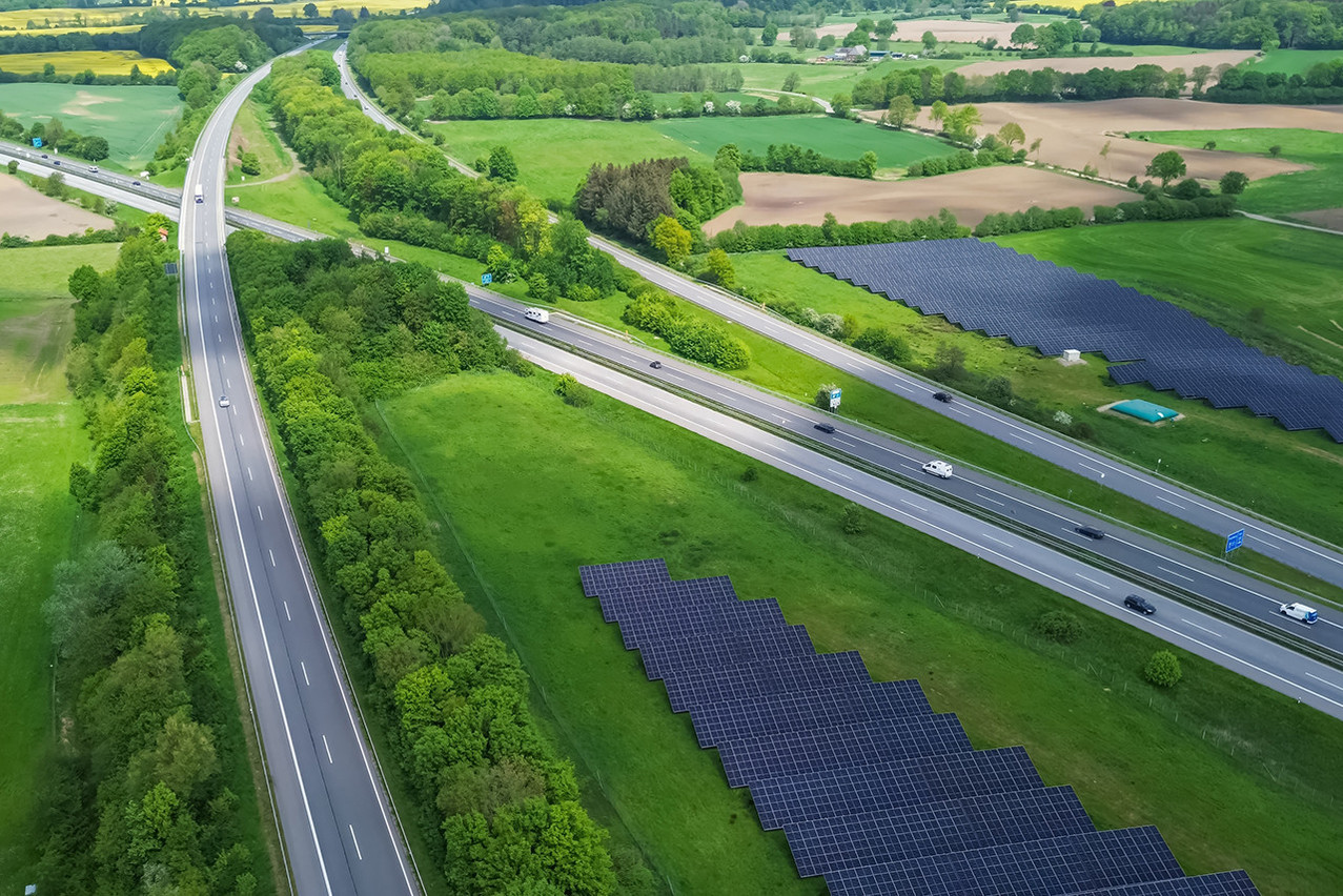 Photovoltaics: The State opens up motorway land | Paperjam English News