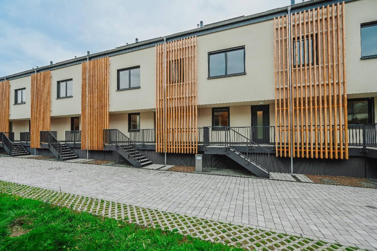 Six nouvelles maisons unifamiliales inaugurées à Colmar-Berg | Paperjam ...