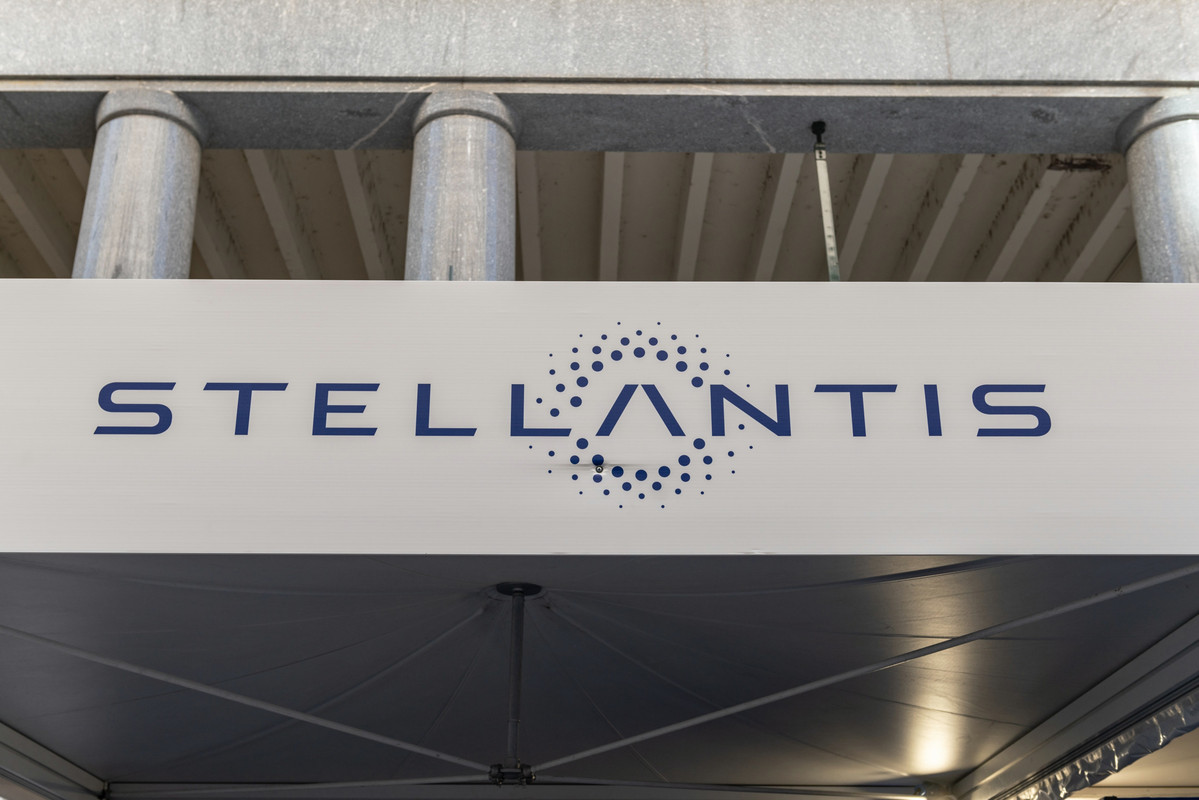 Stellantis resserre encore sa direction dans l’attente d’un nouveau CEO ...