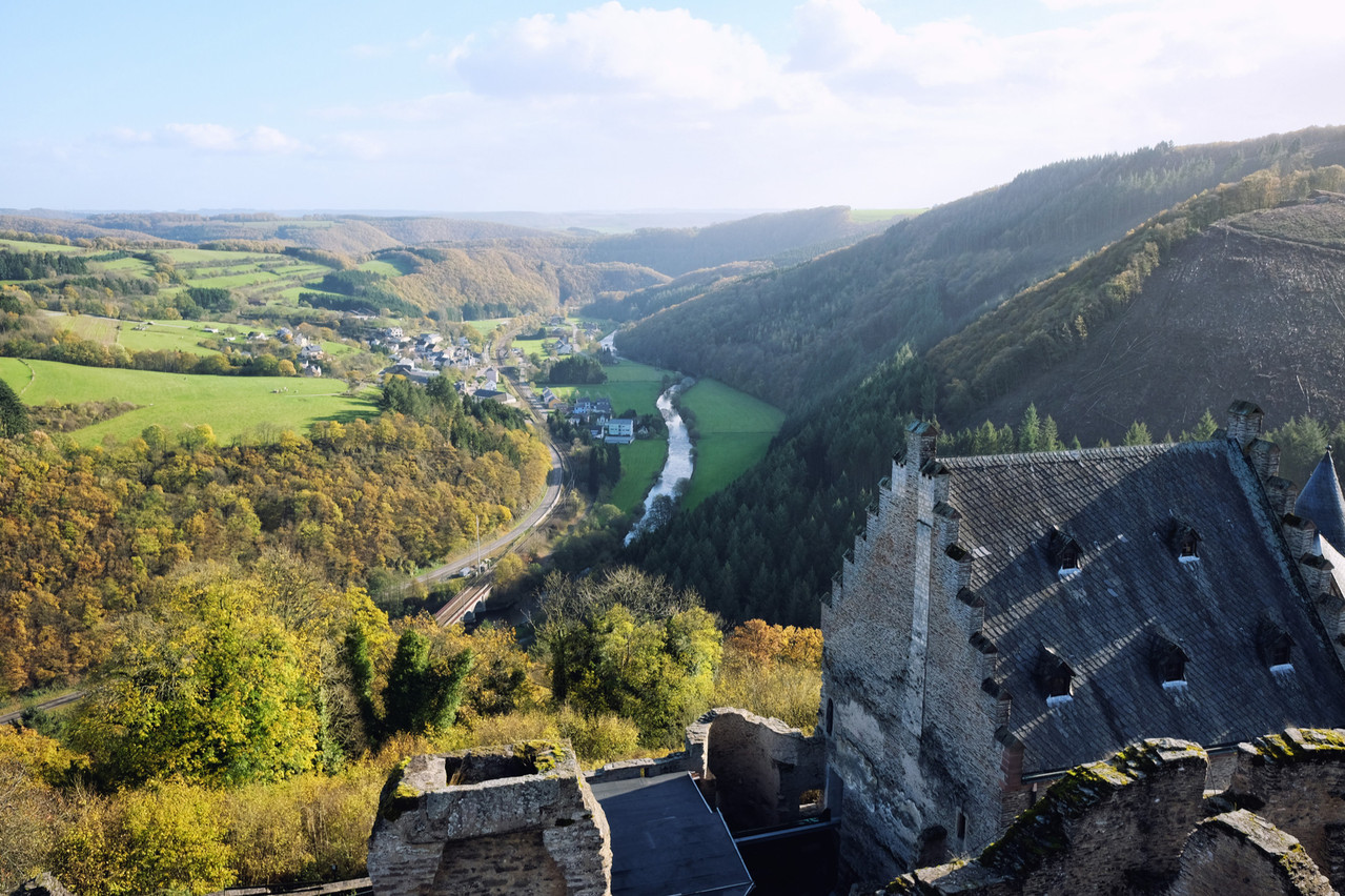 La Sûre: entre randos, châteaux et parapentes | Paperjam News