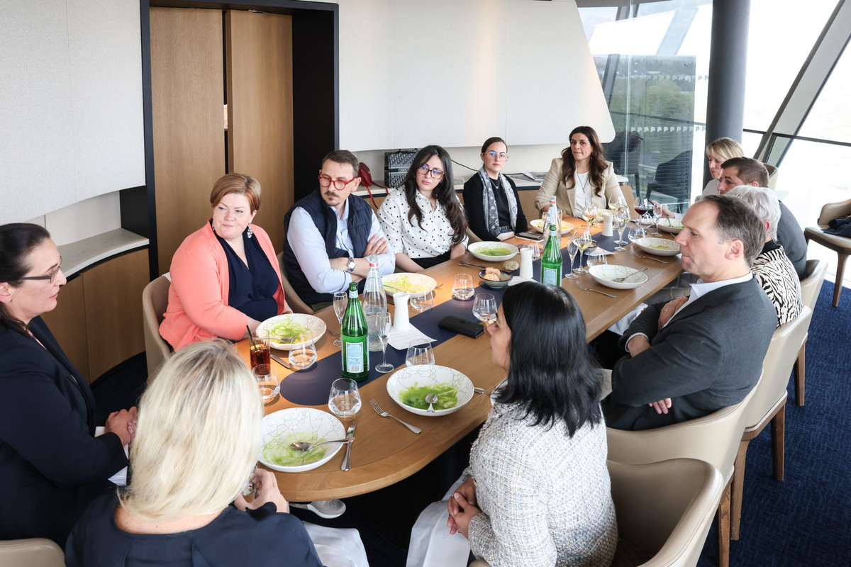 TGIF HR: un déjeuner panoramique au SixSeven | Paperjam News