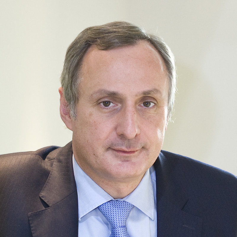 Dominique Robyns | Paperjam Bible | Paperjam Bible