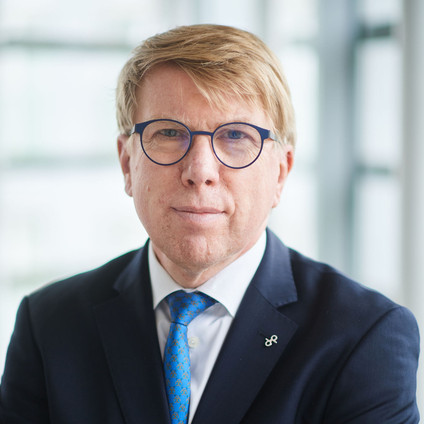 Hugo Lasat | Paperjam Bible | Paperjam Bible